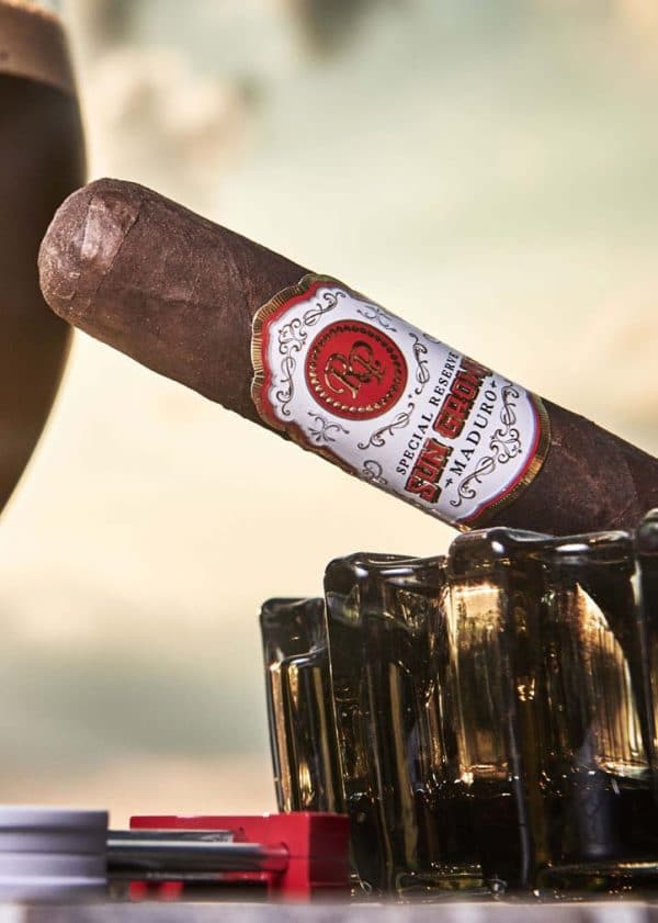 Cigar | Sun Grown Maduro - Rocky Patel Premium Cigars